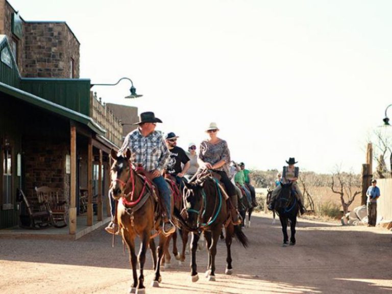 Arizona Dude Ranch Vacation Destinations | DudeRanch.com